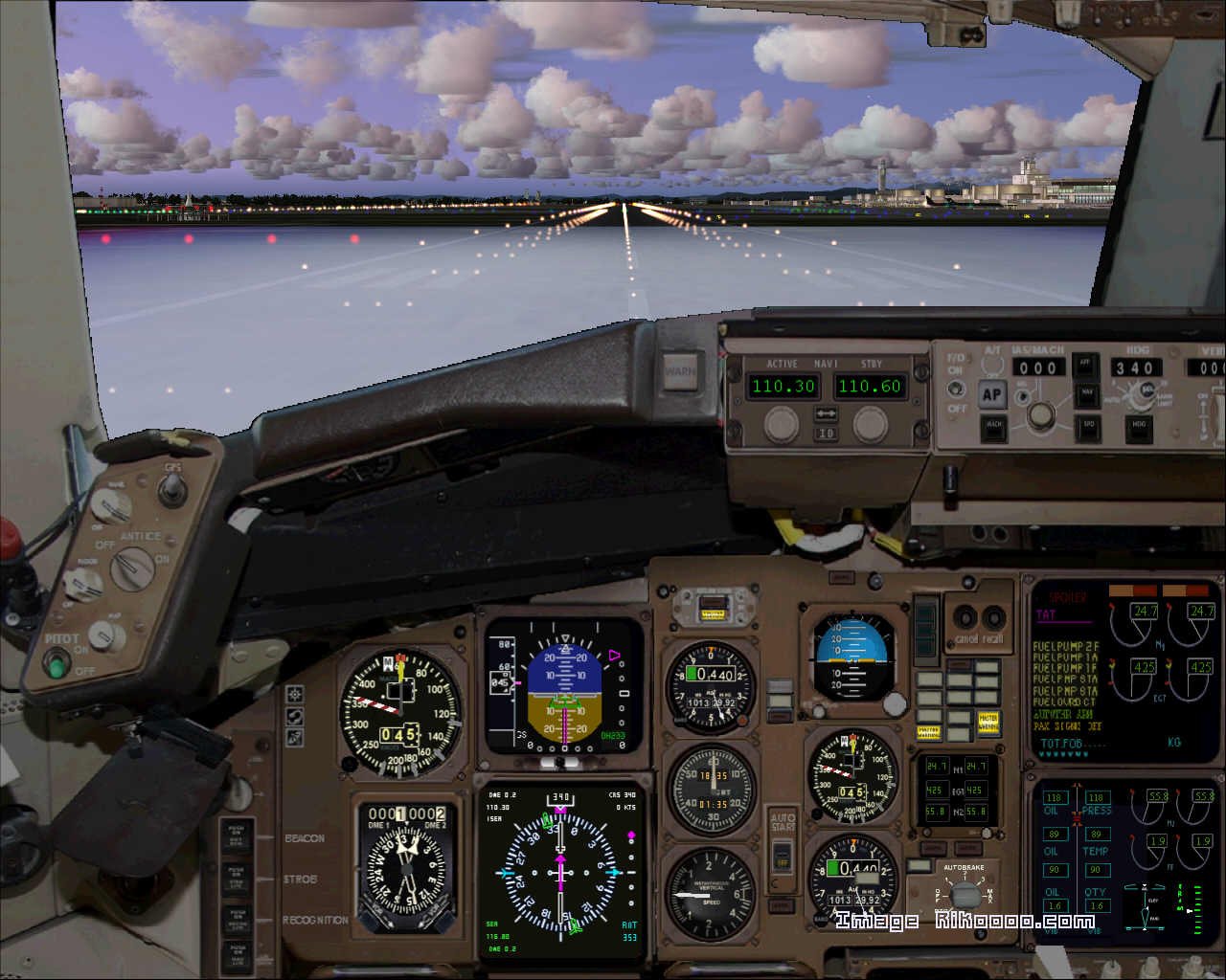 DOWNLOAD: Boeing 767-400 World Tour FS2004